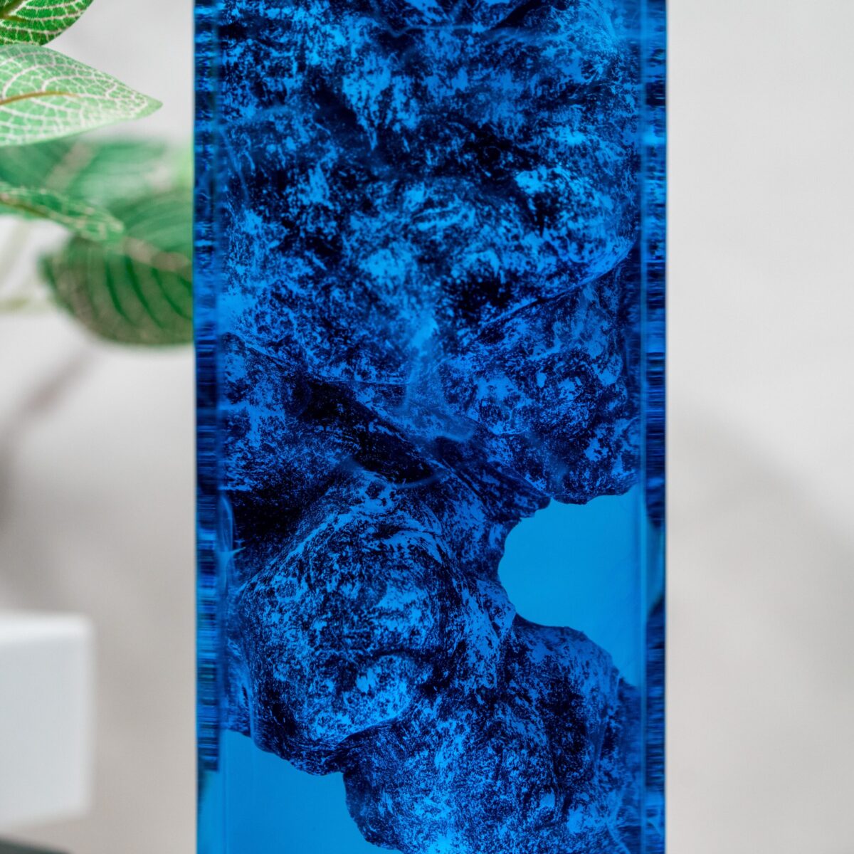 Deep Blue Ocean Resin Lamp - Breakwooden